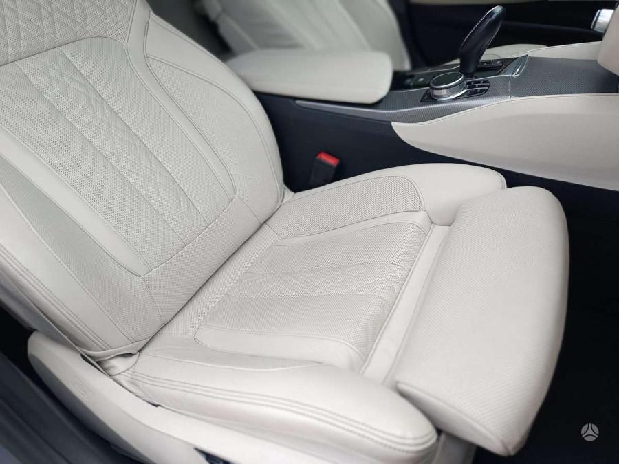 Grey BMW 540 2018 in Vilnius, with an engine capacity of 2.99 L and mileage of 63 thousand km for 23900 €, photo 26 on AUTOMOTO.COM.LV