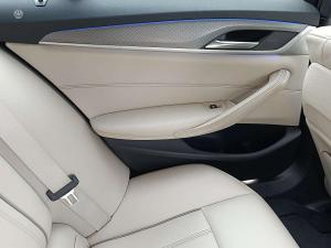 Grey BMW 540 2018 in Vilnius, with an engine capacity of 2.99 L and mileage of 63 thousand km for 23900 €, photo 31 on AUTOMOTO.COM.LV