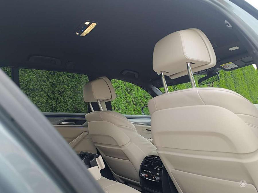 Grey BMW 540 2018 in Vilnius, with an engine capacity of 2.99 L and mileage of 63 thousand km for 23900 €, photo 32 on AUTOMOTO.COM.LV