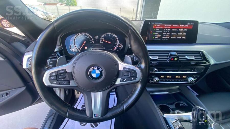 Grey BMW 540 2018 in Riga, with an engine capacity of 3.00 L and mileage of 312 thousand km for 24900 €, photo 10 on AUTOMOTO.COM.LV