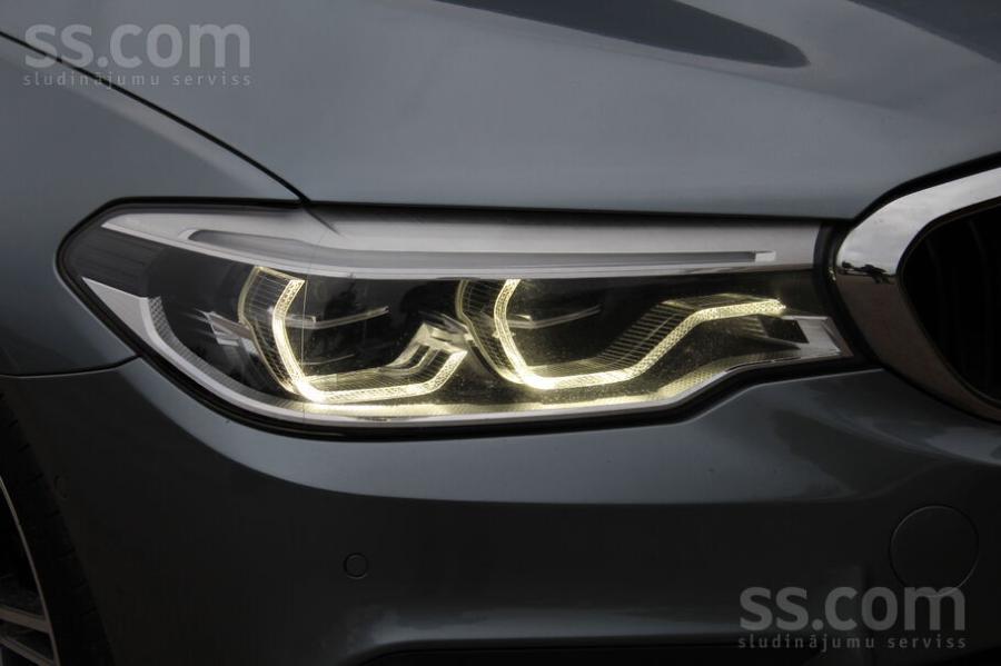 Grey BMW 540 2018 in Riga, with an engine capacity of 3.00 L and mileage of 312 thousand km for 22300 €, photo 11 on AUTOMOTO.COM.LV