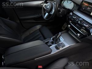 Grey BMW 540 2018 in Riga, with an engine capacity of 3.00 L and mileage of 312 thousand km for 22300 €, photo 16 on AUTOMOTO.COM.LV