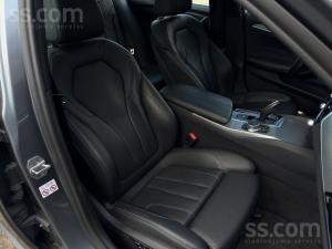 Grey BMW 540 2018 in Riga, with an engine capacity of 3.00 L and mileage of 312 thousand km for 22300 €, photo 17 on AUTOMOTO.COM.LV