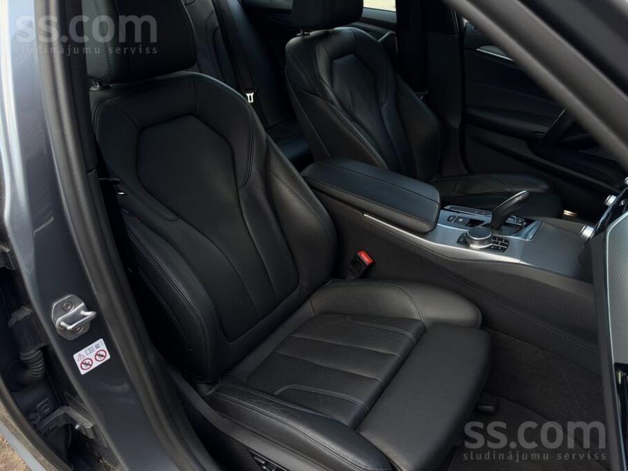 Grey BMW 540 2018 in Riga, with an engine capacity of 3.00 L and mileage of 312 thousand km for 22300 €, photo 17 on AUTOMOTO.COM.LV
