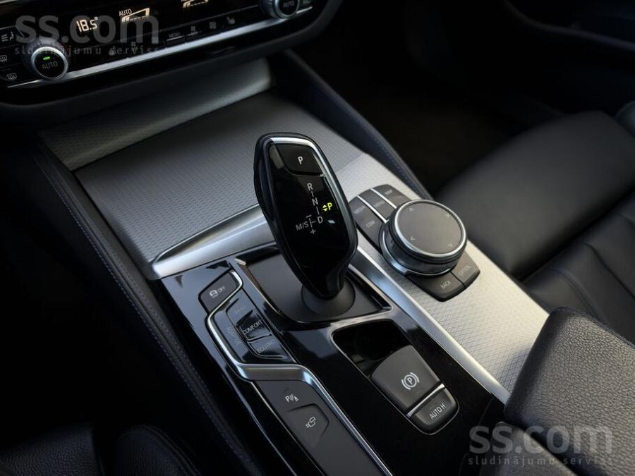 Grey BMW 540 2018 in Riga, with an engine capacity of 3.00 L and mileage of 312 thousand km for 22300 €, photo 23 on AUTOMOTO.COM.LV