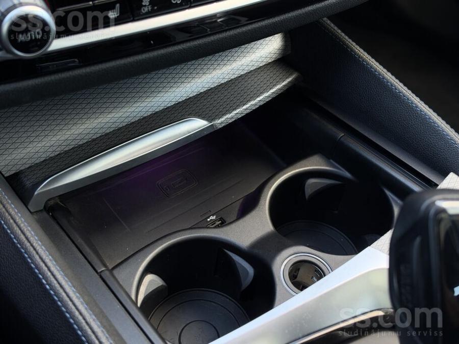 Grey BMW 540 2018 in Riga, with an engine capacity of 3.00 L and mileage of 312 thousand km for 22300 €, photo 26 on AUTOMOTO.COM.LV