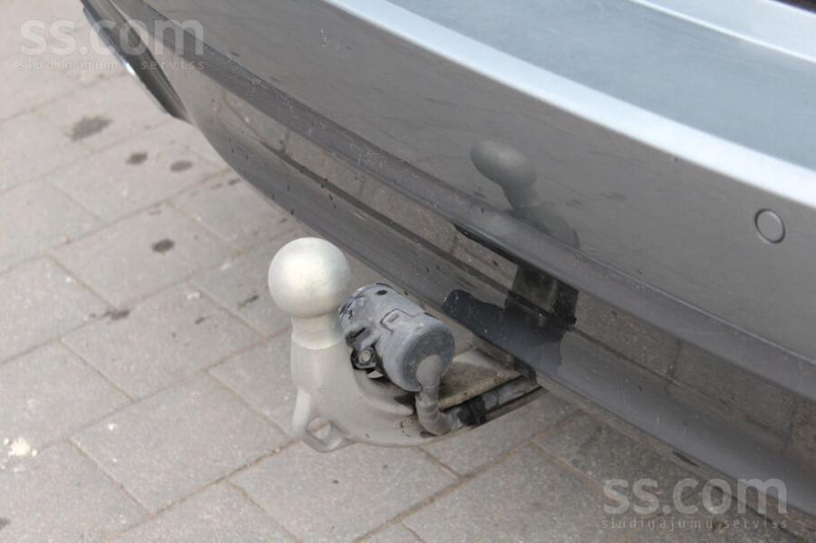 Grey BMW 540 2018 in Riga, with an engine capacity of 3.00 L and mileage of 312 thousand km for 22300 €, photo 35 on AUTOMOTO.COM.LV