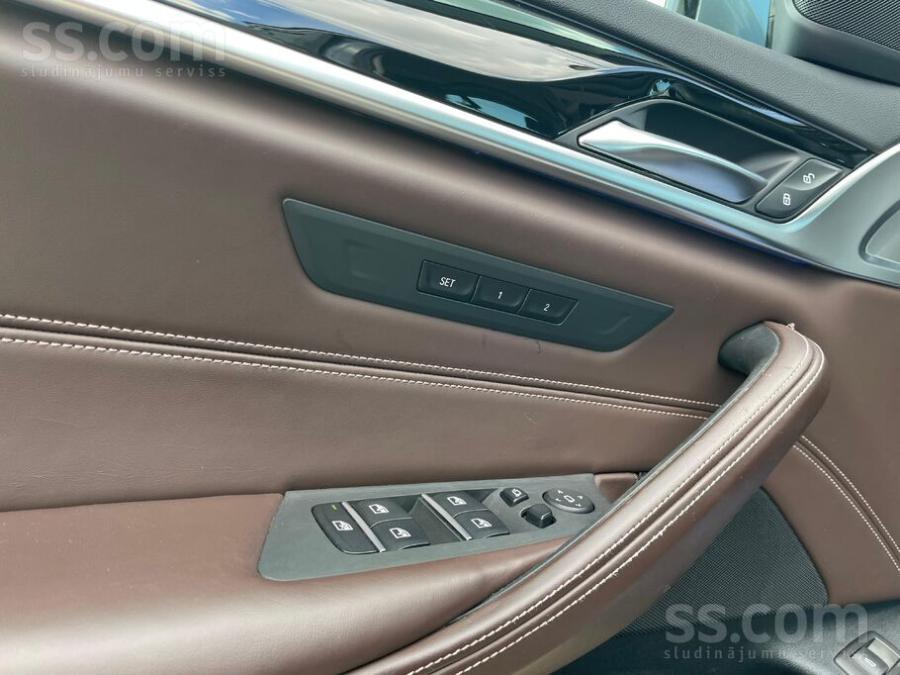 Pelēks BMW 540 2019 Rīga, ar dzinēja tilpumu 3.00 L un nobraukumu 263 tūkst. km par 24700 €, foto 14 vietnē AUTOMOTO.COM.LV
