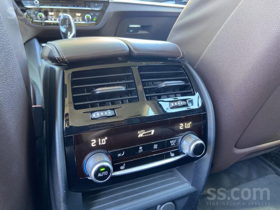 Pelēks BMW 540 2019 Rīga, ar dzinēja tilpumu 3.00 L un nobraukumu 263 tūkst. km par 24700 €, foto 16 vietnē AUTOMOTO.COM.LV