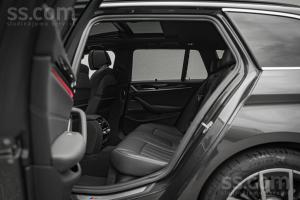 Pelēks BMW 540 2020 Rīga, ar dzinēja tilpumu 3.00 L un nobraukumu 212 tūkst. km par 27900 €, foto 15 vietnē AUTOMOTO.COM.LV