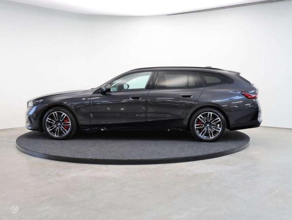 Pelēks BMW 540 2025 Tallina, ar dzinēja tilpumu 0.00 L un nobraukumu 27 tūkst. km par 69900 €, foto 5 vietnē AUTOMOTO.COM.LV