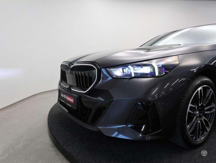 Pelēks BMW 540 2025 Tallina, ar dzinēja tilpumu 0.00 L un nobraukumu 27 tūkst. km par 69900 €, foto 9 vietnē AUTOMOTO.COM.LV