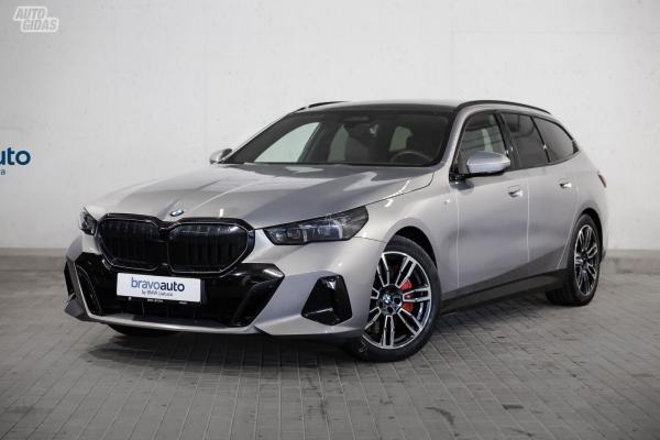 Pelēks BMW 540 2025 Viļņa, ar dzinēja tilpumu 3.00 L un nobraukumu 65 tūkst. km par 61991 €, foto 1 vietnē AUTOMOTO.COM.LV