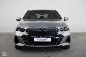 Pelēks BMW 540 2025 Viļņa, ar dzinēja tilpumu 3.00 L un nobraukumu 65 tūkst. km par 61991 €, foto 3 vietnē AUTOMOTO.COM.LV