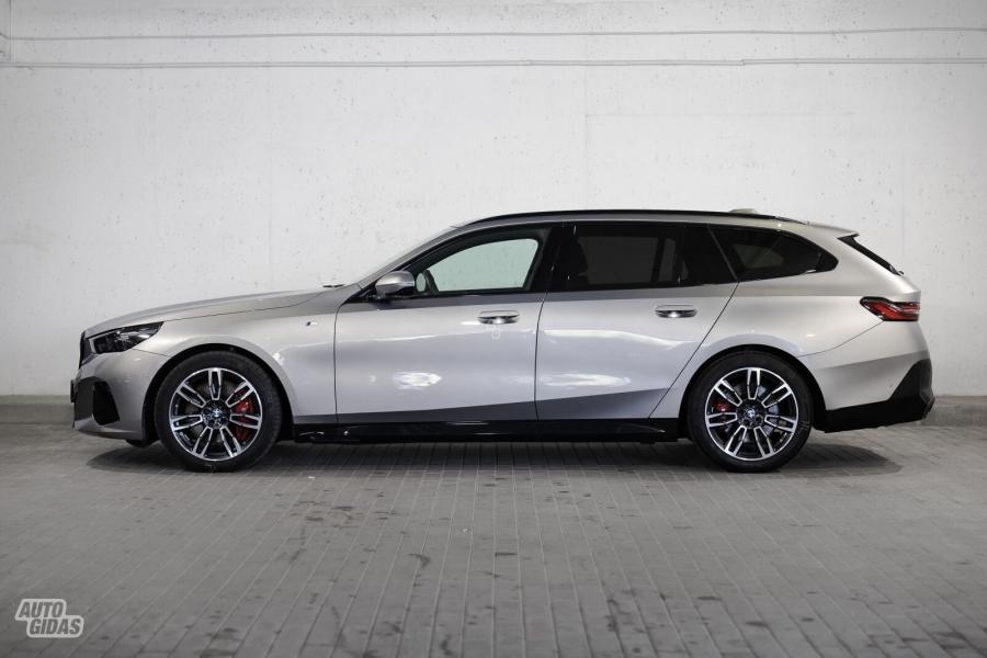 Pelēks BMW 540 2025 Viļņa, ar dzinēja tilpumu 3.00 L un nobraukumu 65 tūkst. km par 61991 €, foto 7 vietnē AUTOMOTO.COM.LV