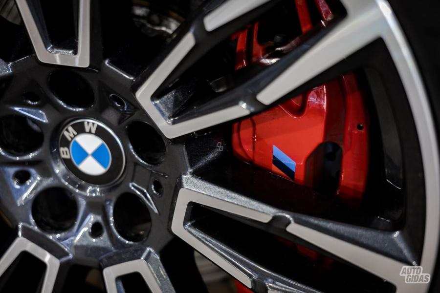 Pelēks BMW 540 2025 Viļņa, ar dzinēja tilpumu 3.00 L un nobraukumu 65 tūkst. km par 61991 €, foto 9 vietnē AUTOMOTO.COM.LV