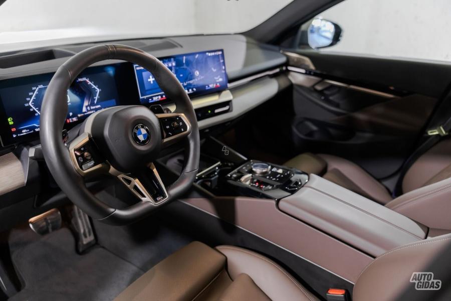 Pelēks BMW 540 2025 Viļņa, ar dzinēja tilpumu 3.00 L un nobraukumu 65 tūkst. km par 61991 €, foto 15 vietnē AUTOMOTO.COM.LV