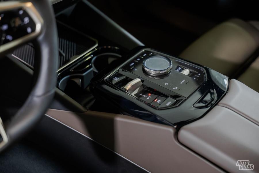 Pelēks BMW 540 2025 Viļņa, ar dzinēja tilpumu 3.00 L un nobraukumu 65 tūkst. km par 61991 €, foto 16 vietnē AUTOMOTO.COM.LV
