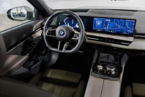 Pelēks BMW 540 2025 Viļņa, ar dzinēja tilpumu 3.00 L un nobraukumu 65 tūkst. km par 61991 €, foto 26 vietnē AUTOMOTO.COM.LV