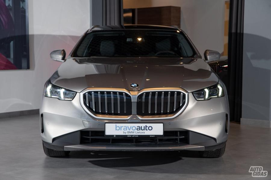 Pelēks BMW 540 2025 Kauņa, ar dzinēja tilpumu 3.00 L un nobraukumu 37 tūkst. km par 61741 €, foto 3 vietnē AUTOMOTO.COM.LV