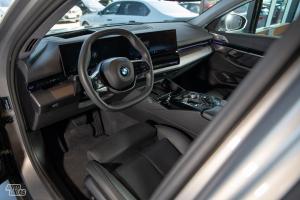 Pelēks BMW 540 2025 Kauņa, ar dzinēja tilpumu 3.00 L un nobraukumu 37 tūkst. km par 61741 €, foto 12 vietnē AUTOMOTO.COM.LV