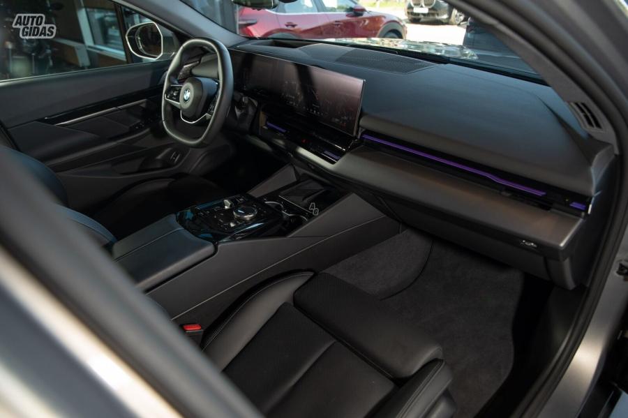 Pelēks BMW 540 2025 Kauņa, ar dzinēja tilpumu 3.00 L un nobraukumu 37 tūkst. km par 61741 €, foto 18 vietnē AUTOMOTO.COM.LV
