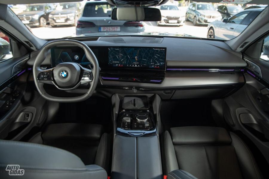 Pelēks BMW 540 2025 Kauņa, ar dzinēja tilpumu 3.00 L un nobraukumu 37 tūkst. km par 61741 €, foto 23 vietnē AUTOMOTO.COM.LV