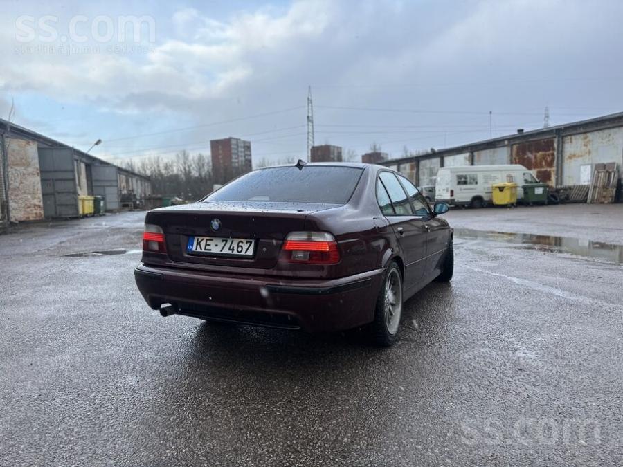 Sarkans BMW 540 1997 Rīga, ar dzinēja tilpumu 4.40 L un nobraukumu 279 tūkst. km par 7890 €, foto 5 vietnē AUTOMOTO.COM.LV