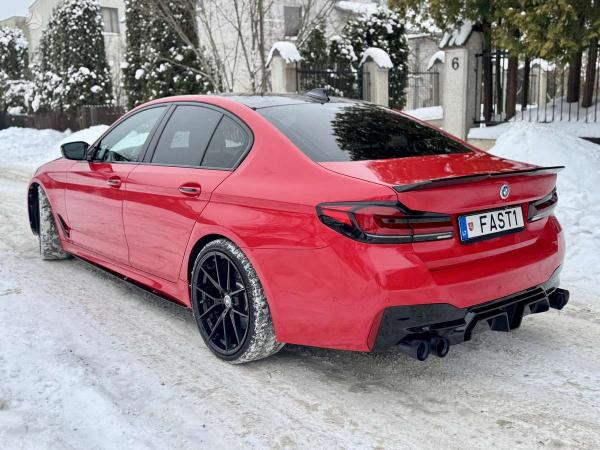 Red BMW 540 2019 in Vilnius, with an engine capacity of 3.00 L and mileage of 134 thousand km for 30000 €, photo 4 on AUTOMOTO.COM.LV