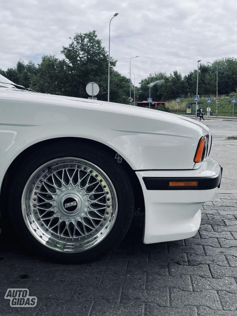 BMW 540 1995 Viļņa, ar dzinēja tilpumu 4.00 L un nobraukumu 185 tūkst. km par 15500 €, foto 1 vietnē AUTOMOTO.COM.LV