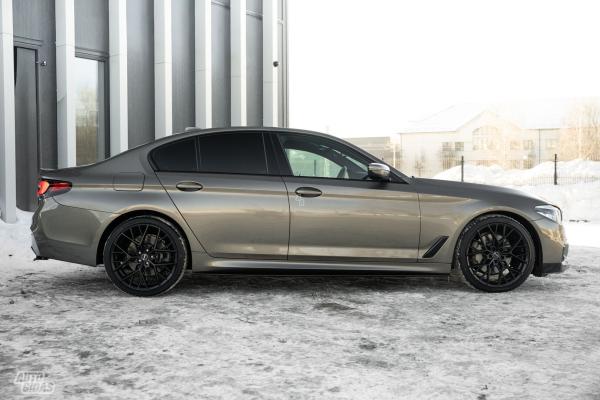 BMW 540 2019 in Vilnius, with an engine capacity of 3.00 L and mileage of 85 thousand km for 33990 €, photo 7 on AUTOMOTO.COM.LV