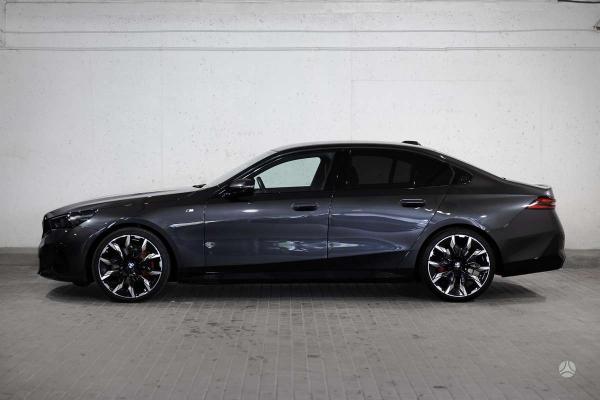 BMW 540 2025 Viļņa, ar dzinēja tilpumu 3.00 L un nobraukumu 64 tūkst. km par 65771 €, foto 7 vietnē AUTOMOTO.COM.LV