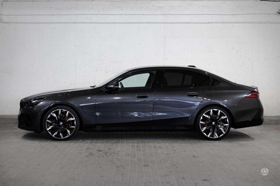 BMW 540 2025 Viļņa, ar dzinēja tilpumu 3.00 L un nobraukumu 64 tūkst. km par 65771 €, foto 7 vietnē AUTOMOTO.COM.LV