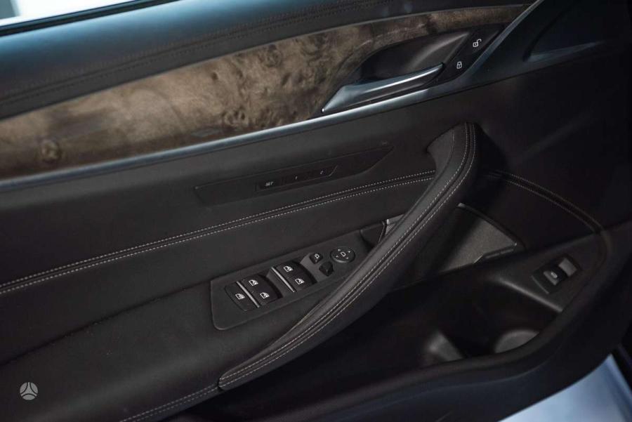 BMW 540 2022 in Kaunas, with an engine capacity of 3.00 L and mileage of 154 thousand km for 40977 €, photo 13 on AUTOMOTO.COM.LV