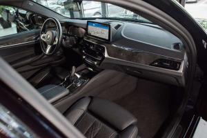 BMW 540 2022 in Kaunas, with an engine capacity of 3.00 L and mileage of 154 thousand km for 40977 €, photo 18 on AUTOMOTO.COM.LV