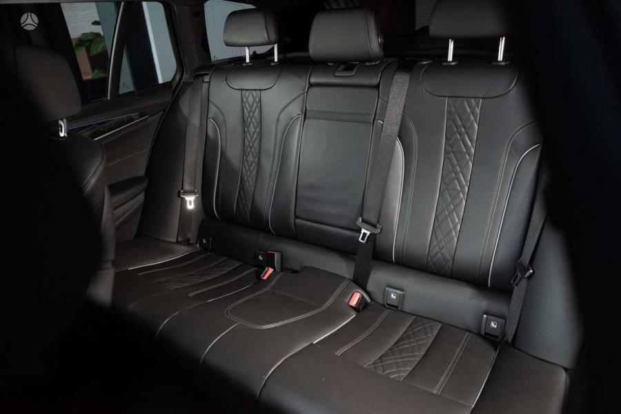 BMW 540 2022 in Kaunas, with an engine capacity of 3.00 L and mileage of 154 thousand km for 40977 €, photo 25 on AUTOMOTO.COM.LV