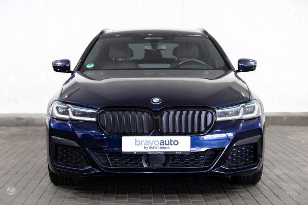 BMW 540 2022 in Vilnius, with an engine capacity of 3.00 L and mileage of 162 thousand km for 38776 €, photo 3 on AUTOMOTO.COM.LV