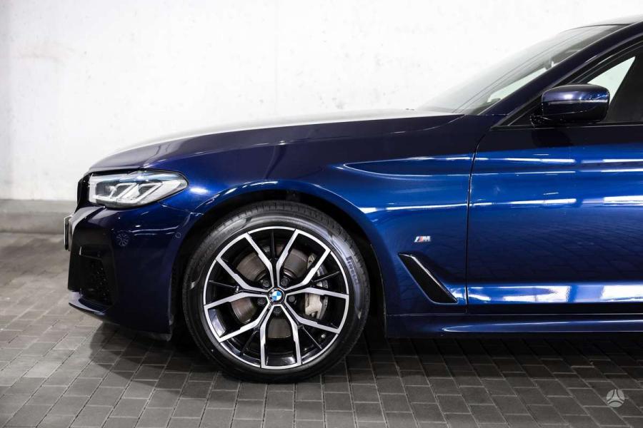 BMW 540 2022 in Vilnius, with an engine capacity of 3.00 L and mileage of 162 thousand km for 38776 €, photo 6 on AUTOMOTO.COM.LV