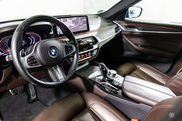BMW 540 2022 in Vilnius, with an engine capacity of 3.00 L and mileage of 162 thousand km for 38776 €, photo 11 on AUTOMOTO.COM.LV