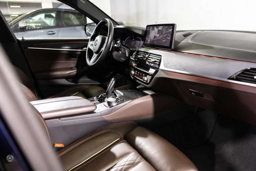BMW 540 2022 in Vilnius, with an engine capacity of 3.00 L and mileage of 162 thousand km for 38776 €, photo 13 on AUTOMOTO.COM.LV