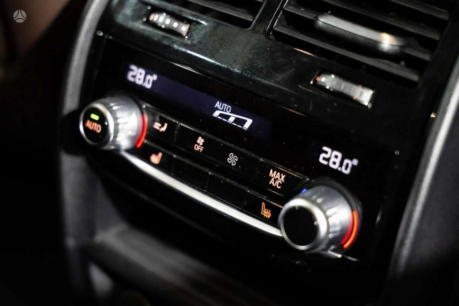 BMW 540 2022 in Vilnius, with an engine capacity of 3.00 L and mileage of 162 thousand km for 38776 €, photo 15 on AUTOMOTO.COM.LV