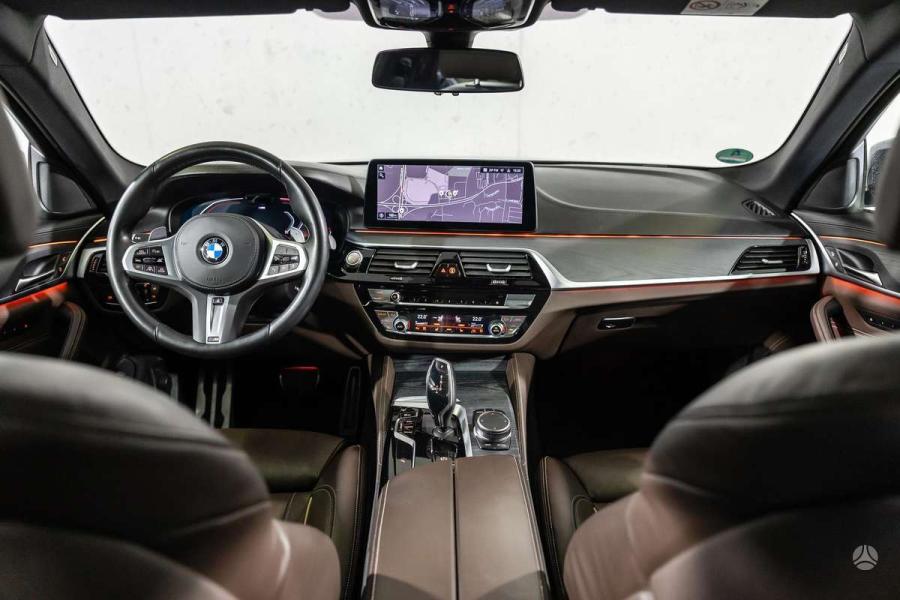 BMW 540 2022 in Vilnius, with an engine capacity of 3.00 L and mileage of 162 thousand km for 38776 €, photo 16 on AUTOMOTO.COM.LV