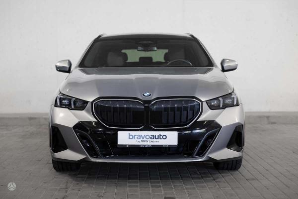 BMW 540 2025 Viļņa, ar dzinēja tilpumu 3.00 L un nobraukumu 65 tūkst. km par 61991 €, foto 3 vietnē AUTOMOTO.COM.LV