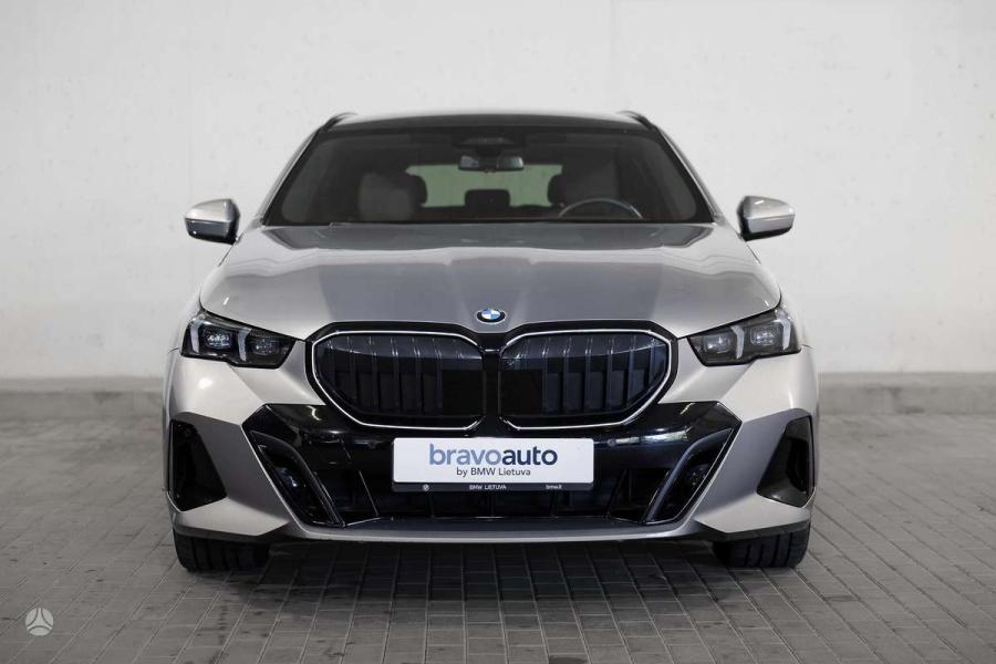 BMW 540 2025 Viļņa, ar dzinēja tilpumu 3.00 L un nobraukumu 65 tūkst. km par 61991 €, foto 3 vietnē AUTOMOTO.COM.LV