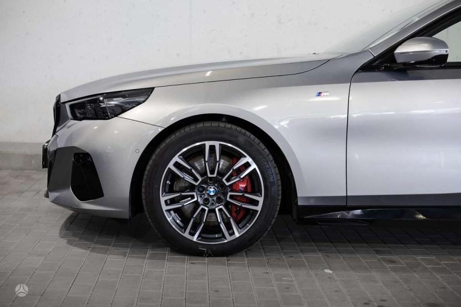 BMW 540 2025 Viļņa, ar dzinēja tilpumu 3.00 L un nobraukumu 65 tūkst. km par 61991 €, foto 8 vietnē AUTOMOTO.COM.LV