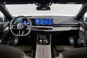 BMW 540 2025 Viļņa, ar dzinēja tilpumu 3.00 L un nobraukumu 65 tūkst. km par 61991 €, foto 25 vietnē AUTOMOTO.COM.LV