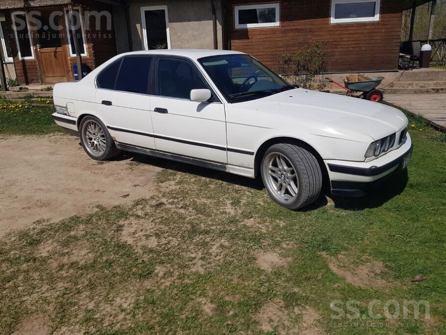 Balts BMW 540 1992 Madona, ar dzinēja tilpumu 4.00 L un nobraukumu 280 tūkst. km par 5000 €, foto 4 vietnē AUTOMOTO.COM.LV