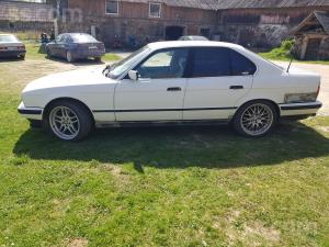 Balts BMW 540 1992 Madona, ar dzinēja tilpumu 4.00 L un nobraukumu 280 tūkst. km par 5000 €, foto 6 vietnē AUTOMOTO.COM.LV