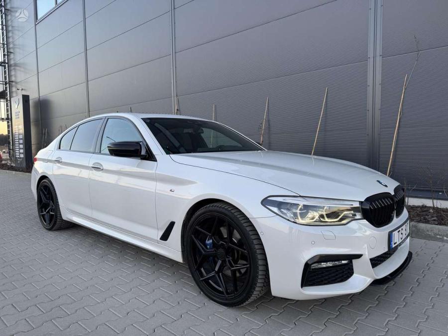 White BMW 540 2017 in Vilnius, with an engine capacity of 3.00 L and mileage of 99 thousand km for 28500 €, photo 2 on AUTOMOTO.COM.LV