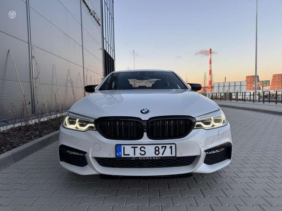 White BMW 540 2017 in Vilnius, with an engine capacity of 3.00 L and mileage of 99 thousand km for 28500 €, photo 8 on AUTOMOTO.COM.LV
